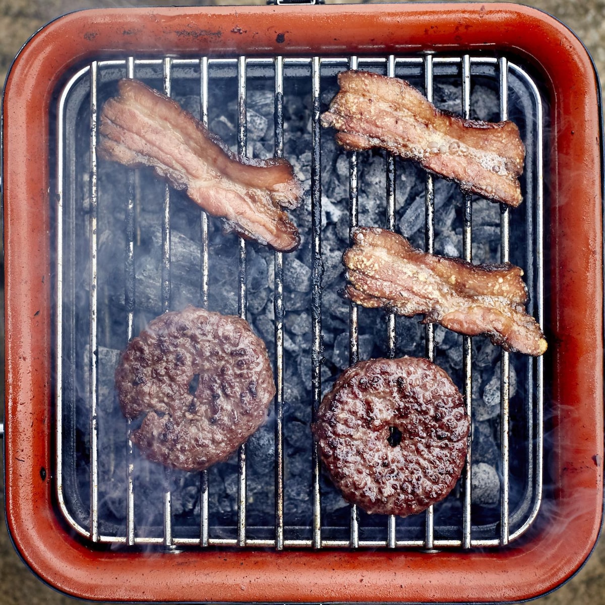 Everdure CUBE 17-Inch Portable Charcoal Grill - Graphite - HBCUBEGUS ...