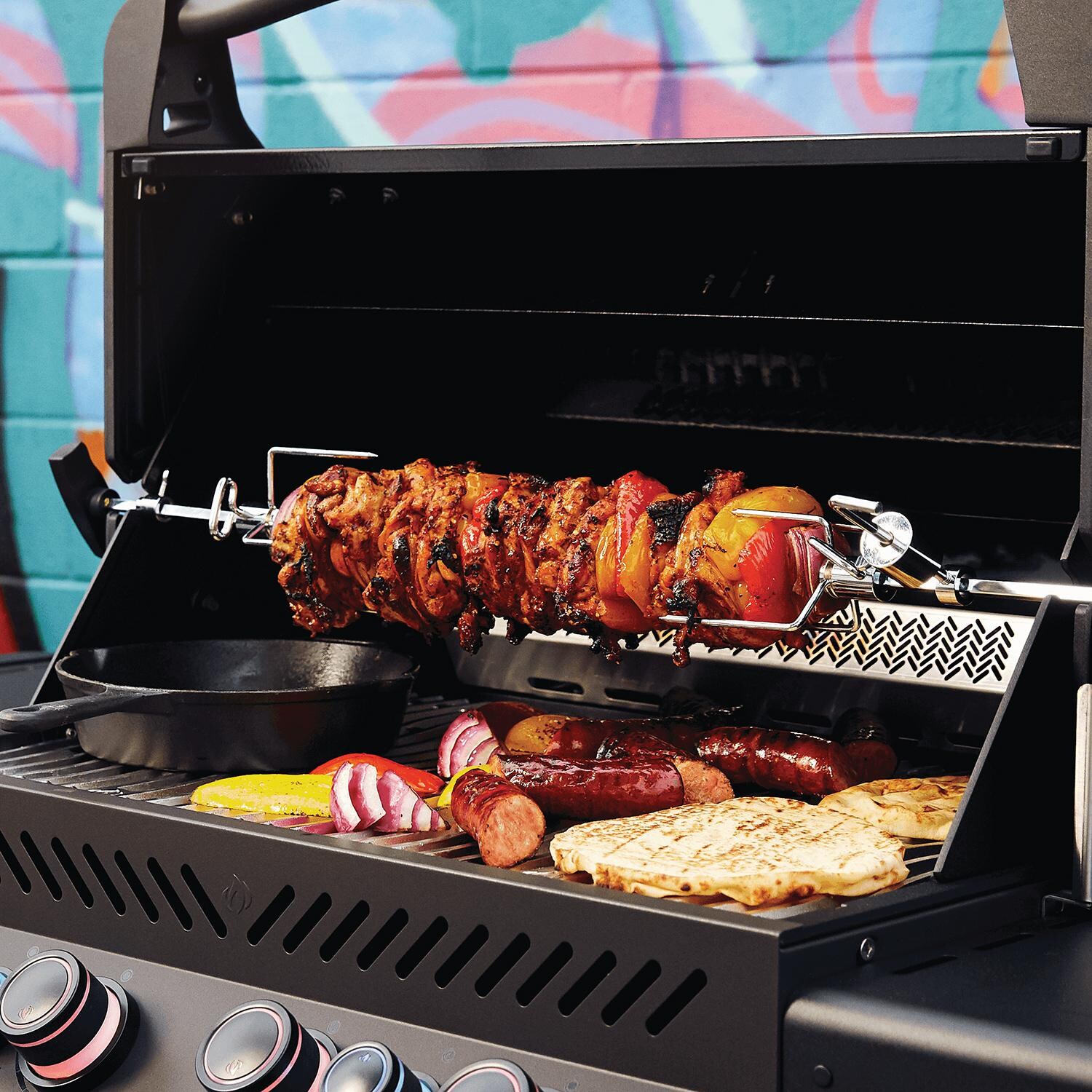 Napoleon Phantom Prestige 500 Propane Grill : BBQGuys