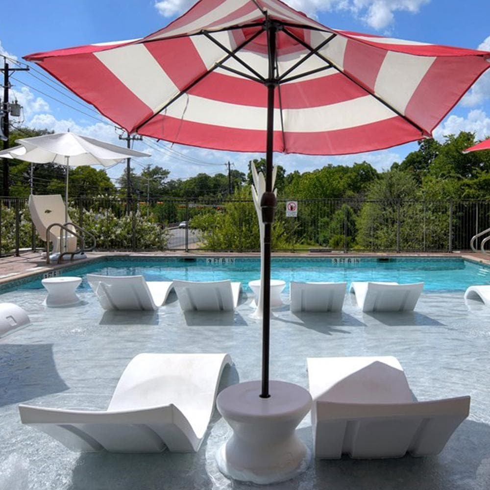 Signature 18 Inch Round Polyresin End Table w/ Umbrella Hole in ...