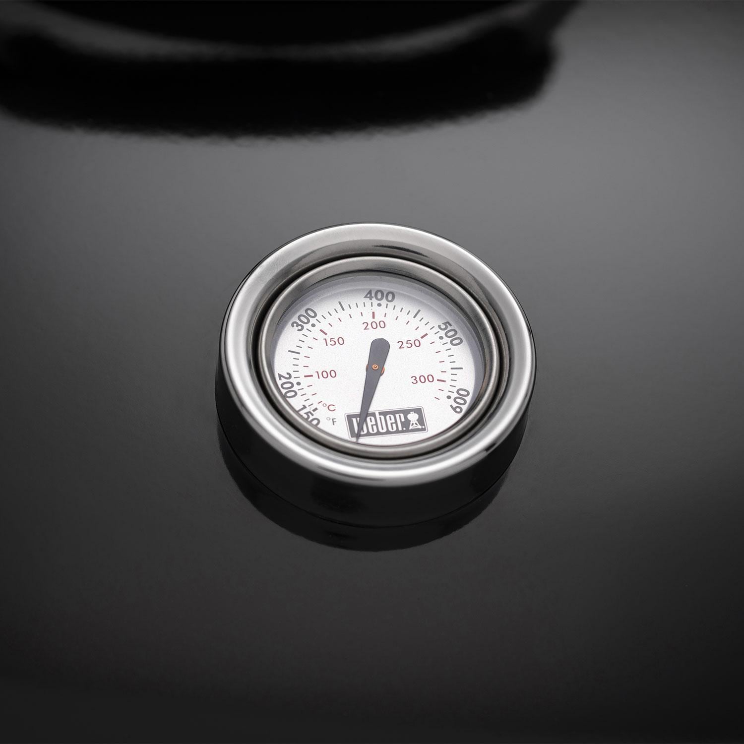 Weber Master Touch 26-Inch Charcoal Grill w/ Gourmet BBQ System Cooking ...