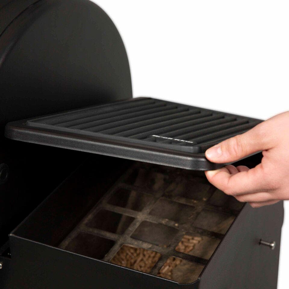 Broil King Silicone Crown Pellet Magnetic Side Shelf Mat - 60008 : BBQGuys