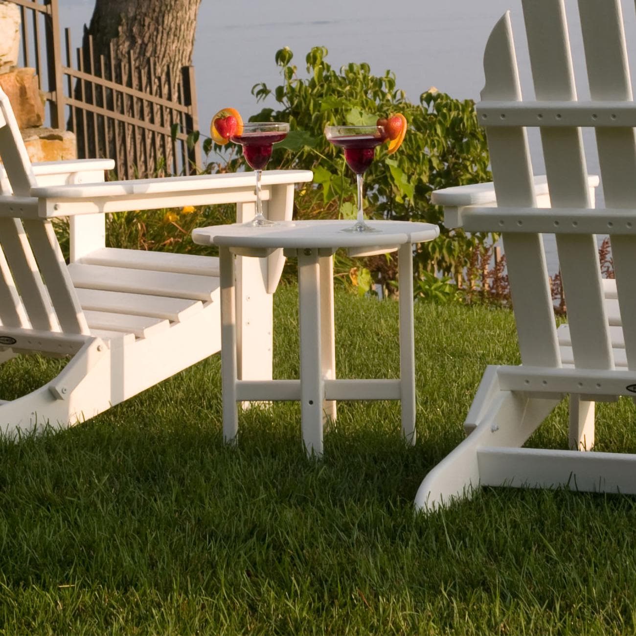 18 Inch Round Recycled Plastic End Table in Sand by POLYWOOD : BBQGuys
