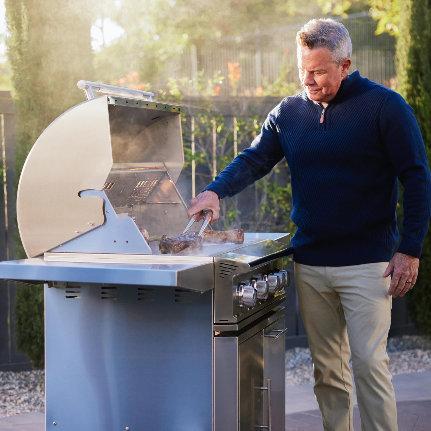 Blaze LTE PRO 32-in 4-Burner Natural Gas Grill w/ Digital Temperature ...