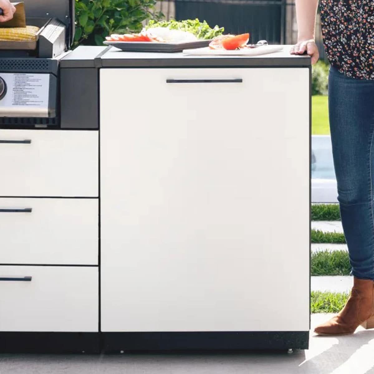 Blackstone 24 Inch Kitchen Trash Bin Module - 6400 : BBQGuys