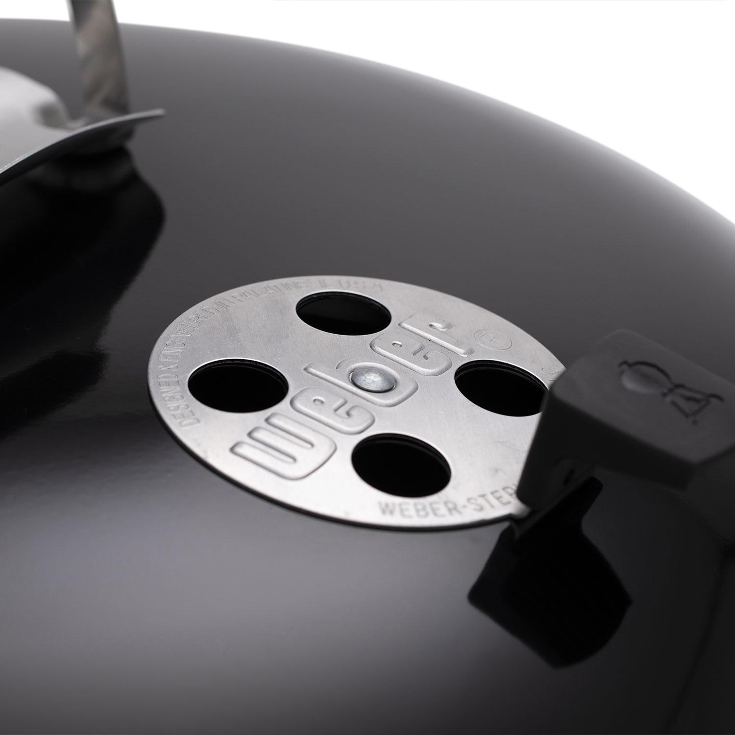 Weber Master Touch 26-Inch Charcoal Grill w/ Gourmet BBQ System Cooking ...