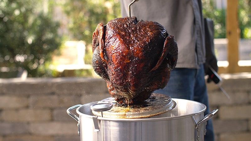 Tips for Safe Turkey Frying : BBQGuys
